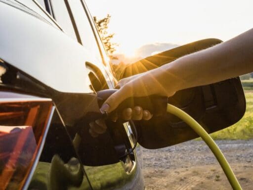 EDF trials bi-directional charging for solar panel customers in UK ...